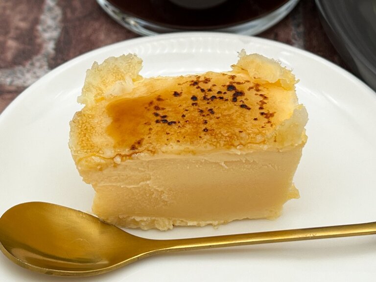 【Patico クレームブリュレ 実食レビュー】濃厚でねっとりなめらか食感のリッチな味わいのカスタードプリン | ショコラフル